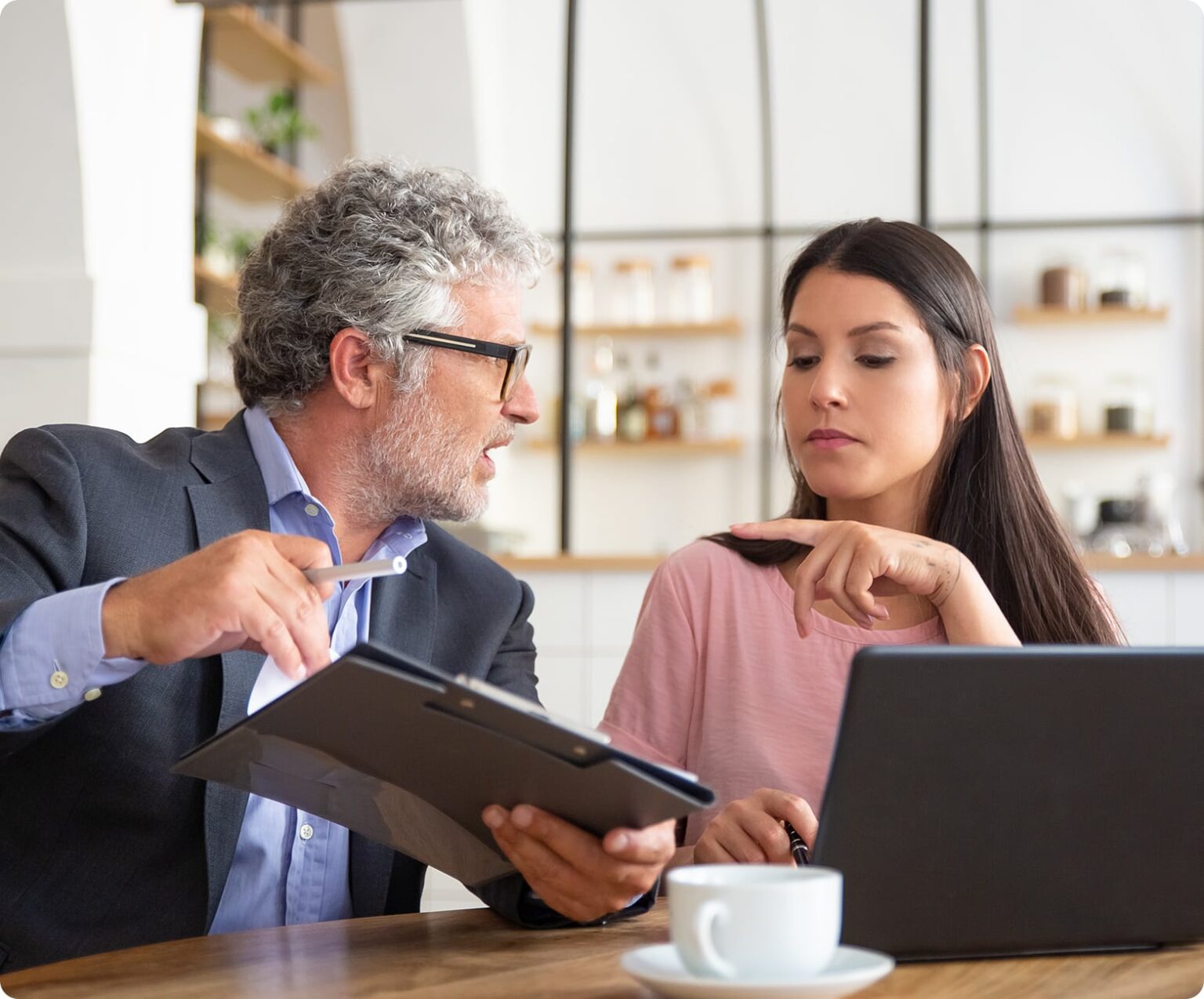 Cómo crear una sociedad limitada paso a paso en 2025